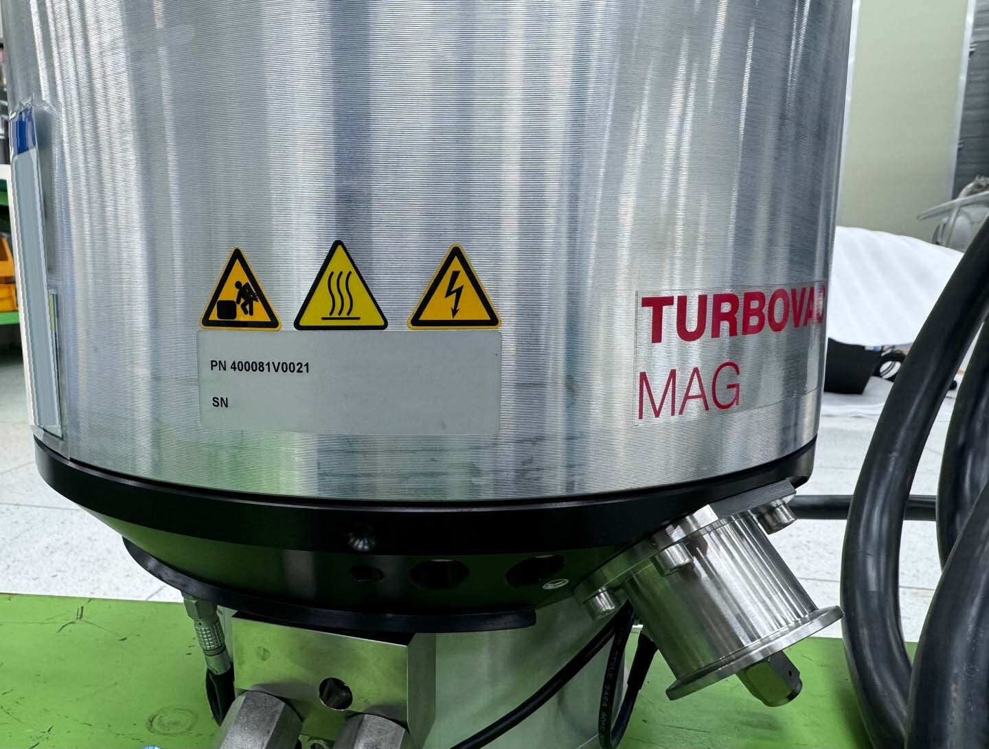 LEYBOLD Turbovac MAG W 2200C Pump used for sale price #293767460, 2010 > buy from CAE