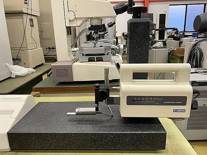 ACCRETECH / TSK Surfcom 130A 검사기 판매 가격 #293606730에 사용됨 > CAE에서 구매