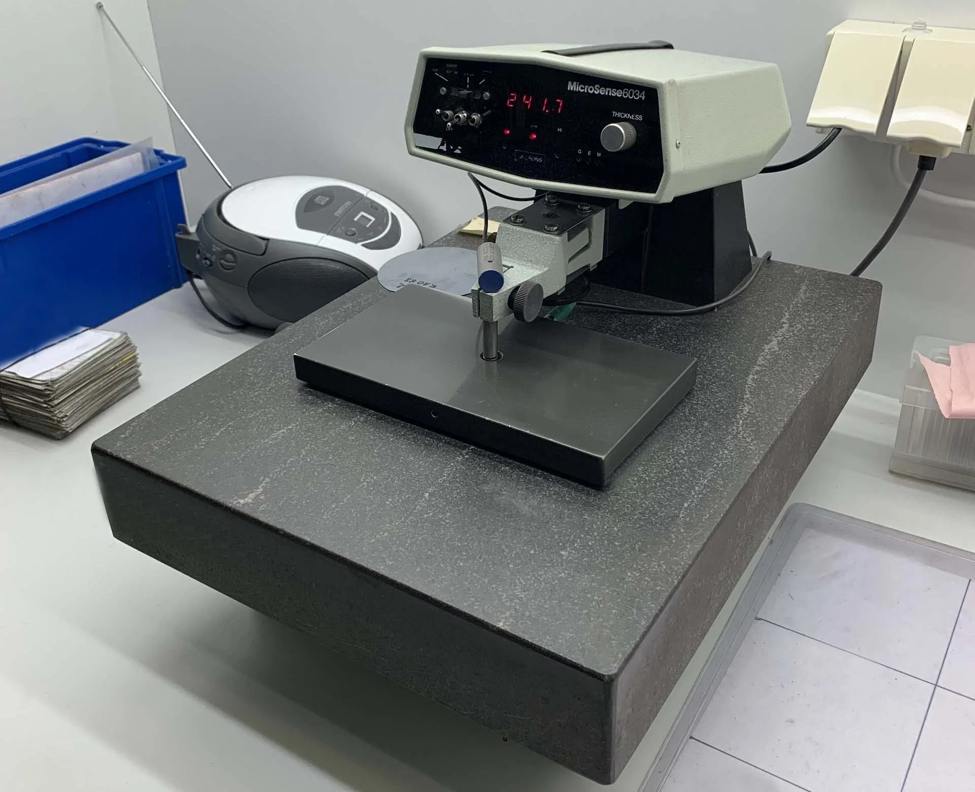 ADE / KLA / TENCOR Microsense 6034 웨이퍼 테스터 판매 가격 #9240660에 사용됨 > CAE에서 구매