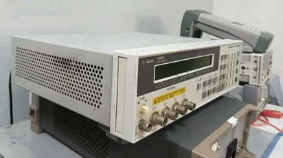 AGILENT / HP / HEWLETT-PACKARD / KEYSIGHT 4263B 電子試験装置 はセール価格 #9376041 ...