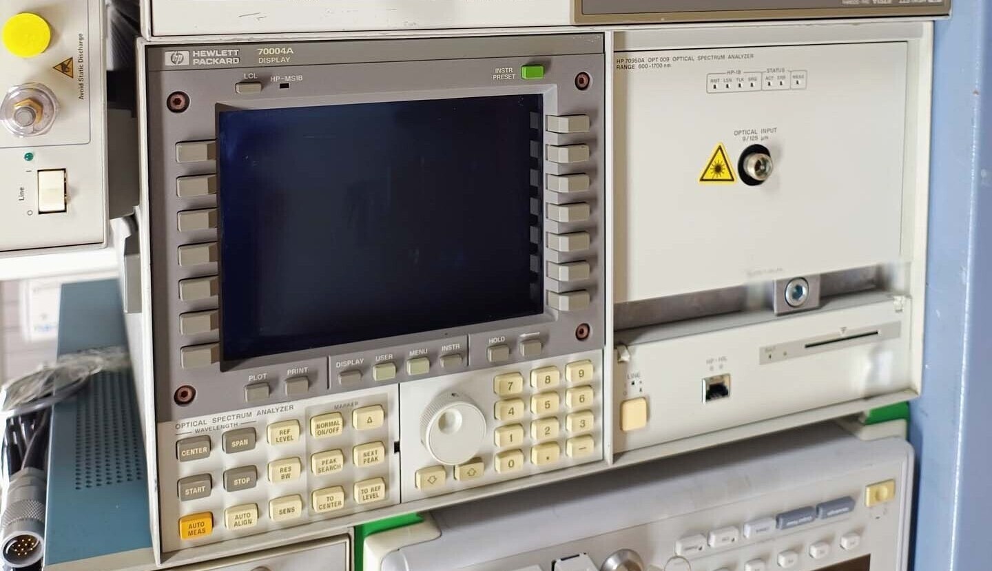 AGILENT / HP / HEWLETT-PACKARD / KEYSIGHT 70004A 전자 테스트 장비 판매 가격 ...