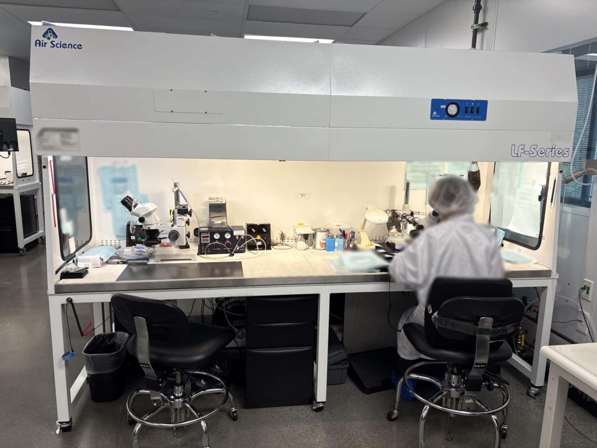 AIR SCIENCE LF-Series Laminar Flow And Fume Hood used for sale price ...