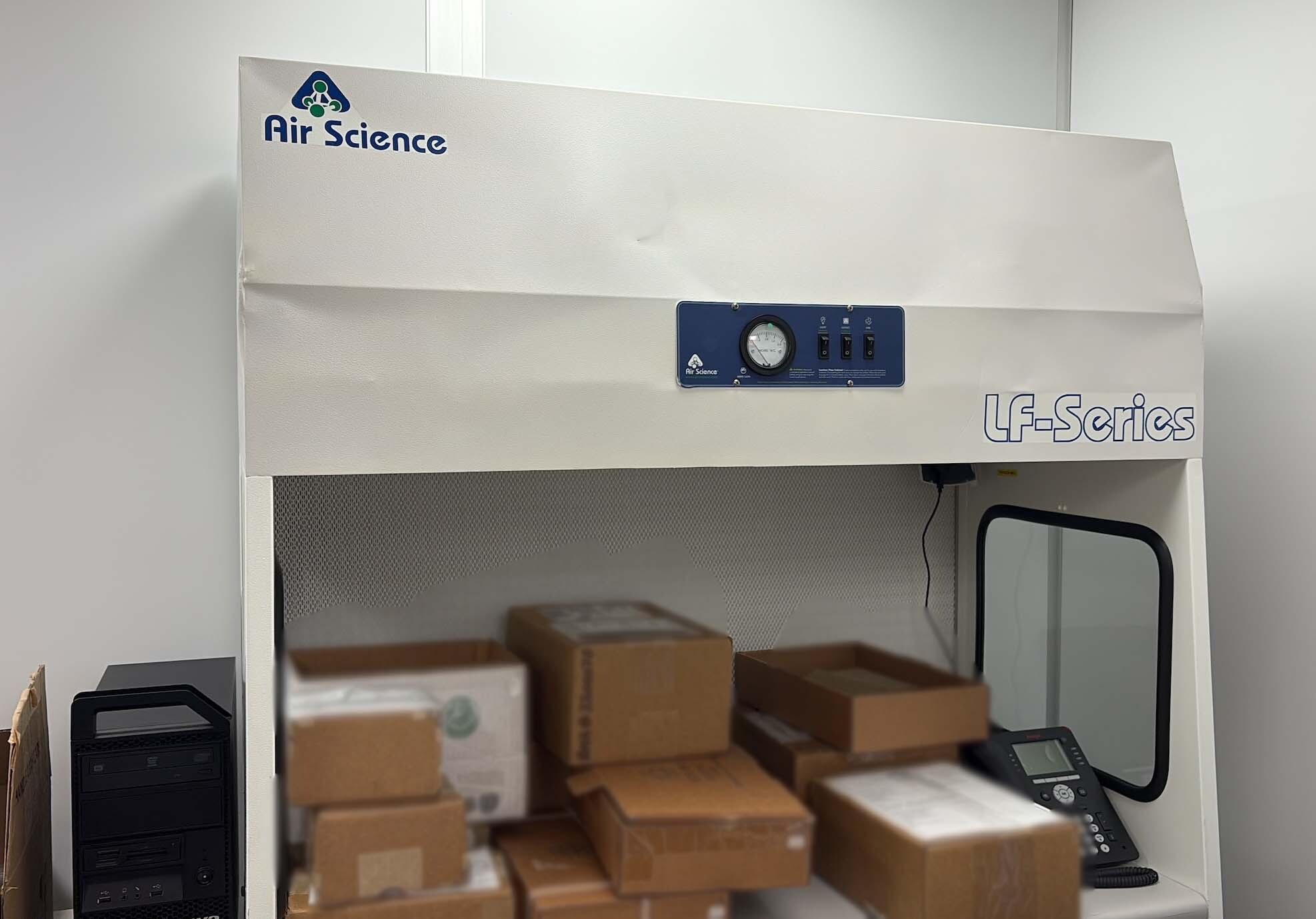 AIR SCIENCE LF-Series 층류 & 흄 후드 판매 가격 #293799638에 사용됨 > CAE에서 구매