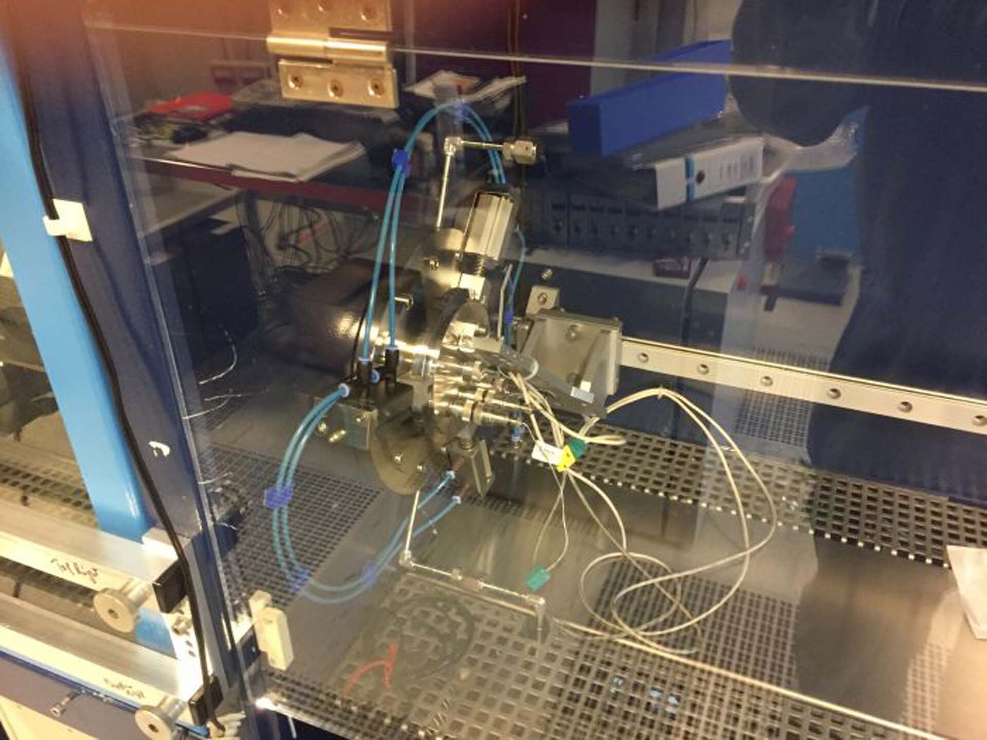 AIXTRON AIX 200 used for sale price #9359469 > buy from CAE