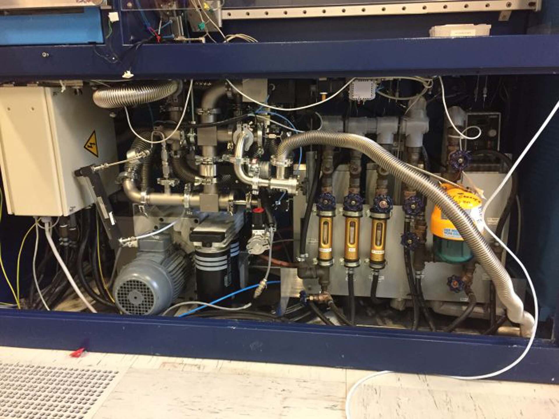 AIXTRON AIX 200 used for sale price #9359469 > buy from CAE