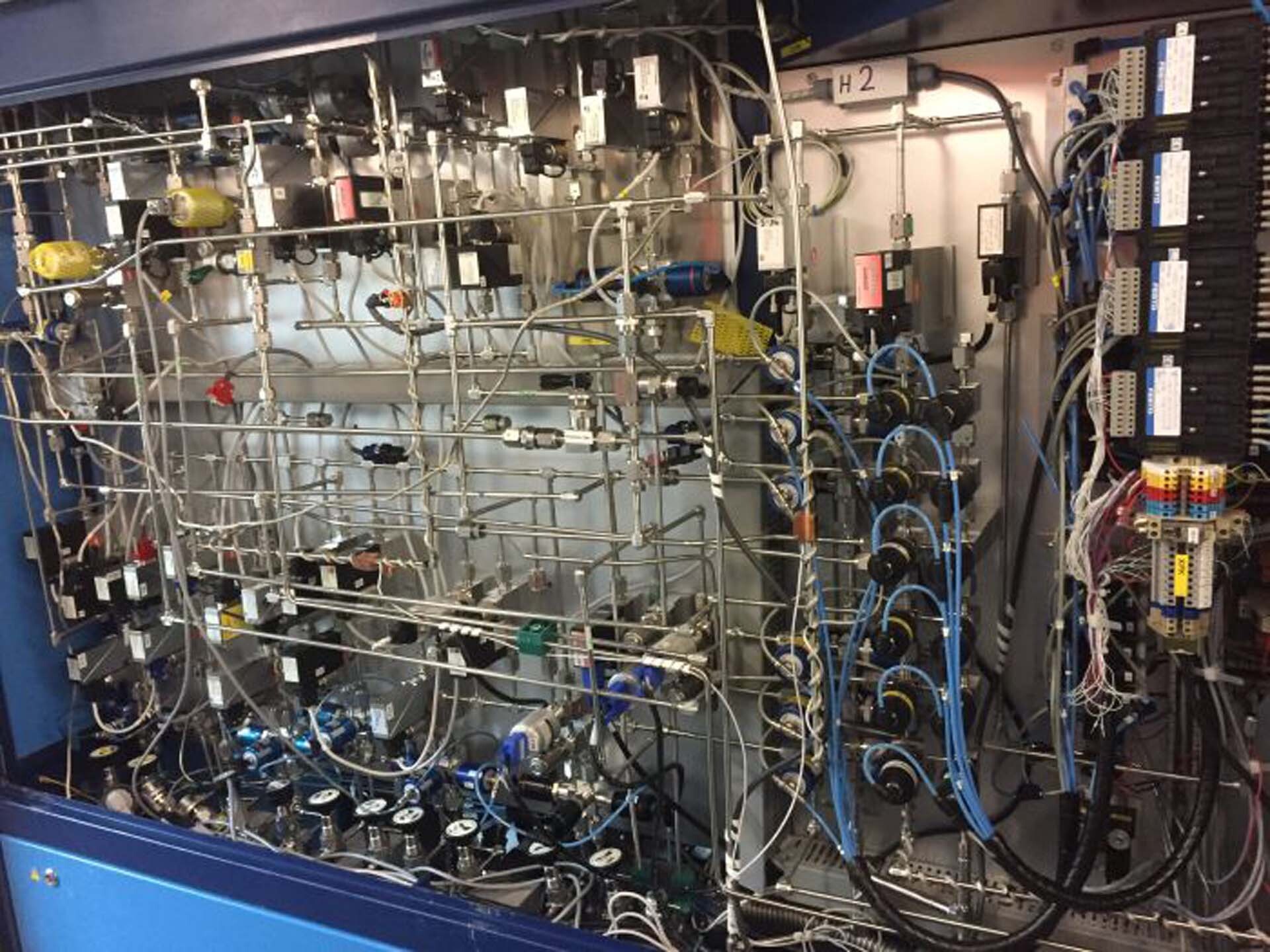 AIXTRON AIX 200 used for sale price #9359469 > buy from CAE