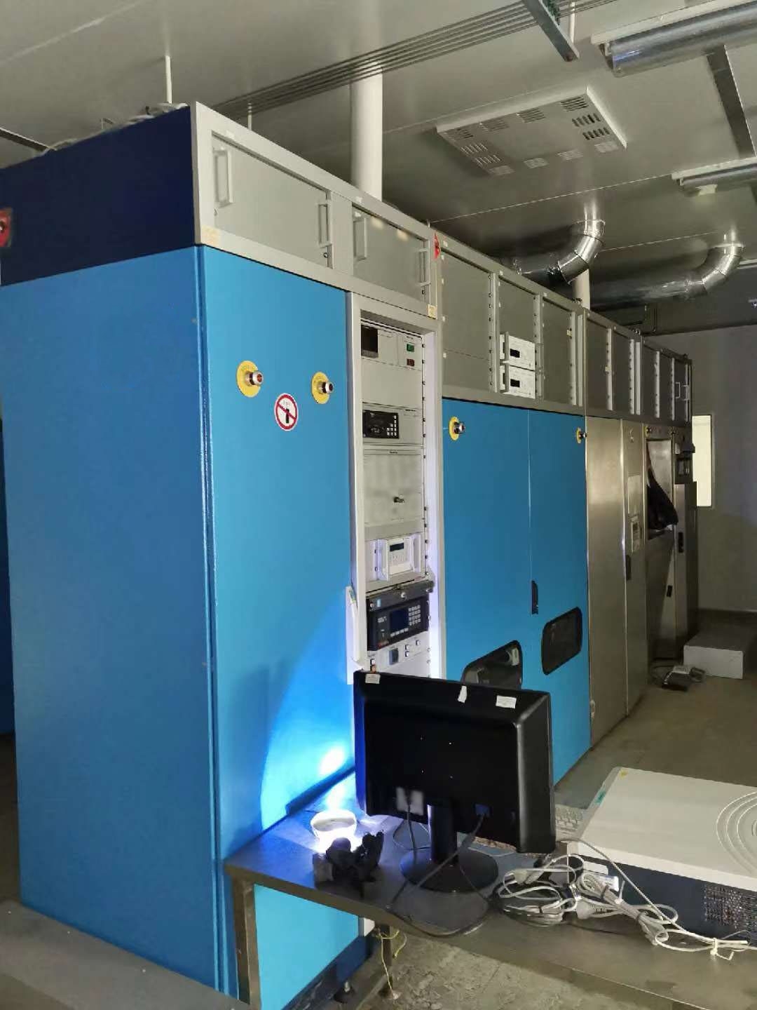 AIXTRON AIX 2400 G3 HT used for sale price #9243847, 2004 > buy from CAE