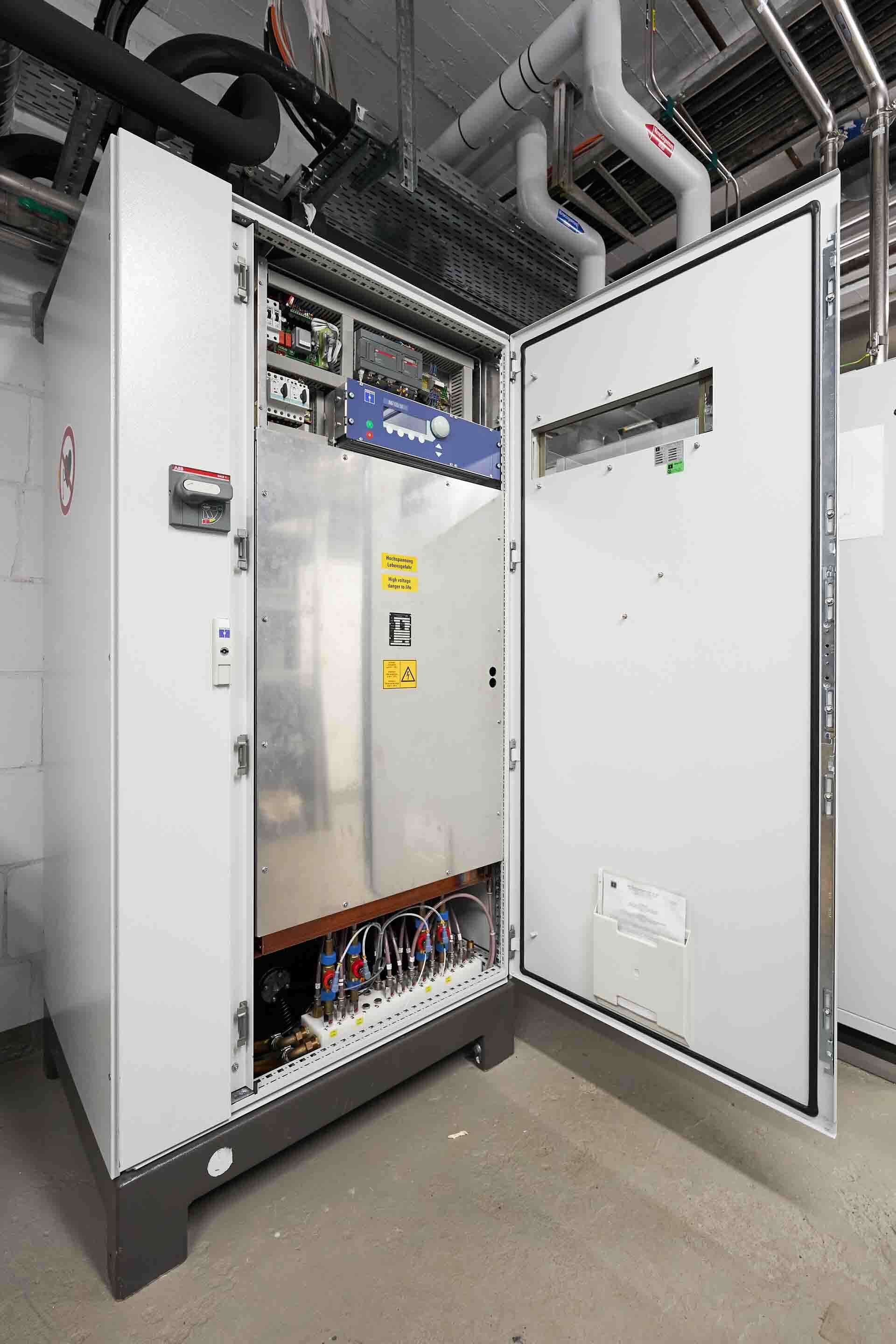 AIXTRON AIX 2600 G3 HT 익숙한 판매용 가격 #293596198, 2006 > 사다 from CAE