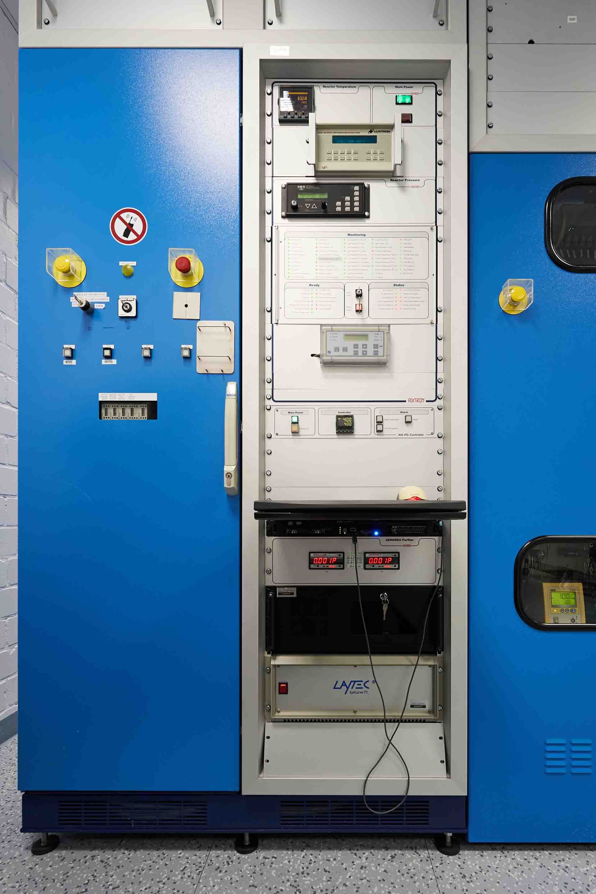 AIXTRON AIX 2600 G3 HT 익숙한 판매용 가격 #293596198, 2006 > 사다 from CAE