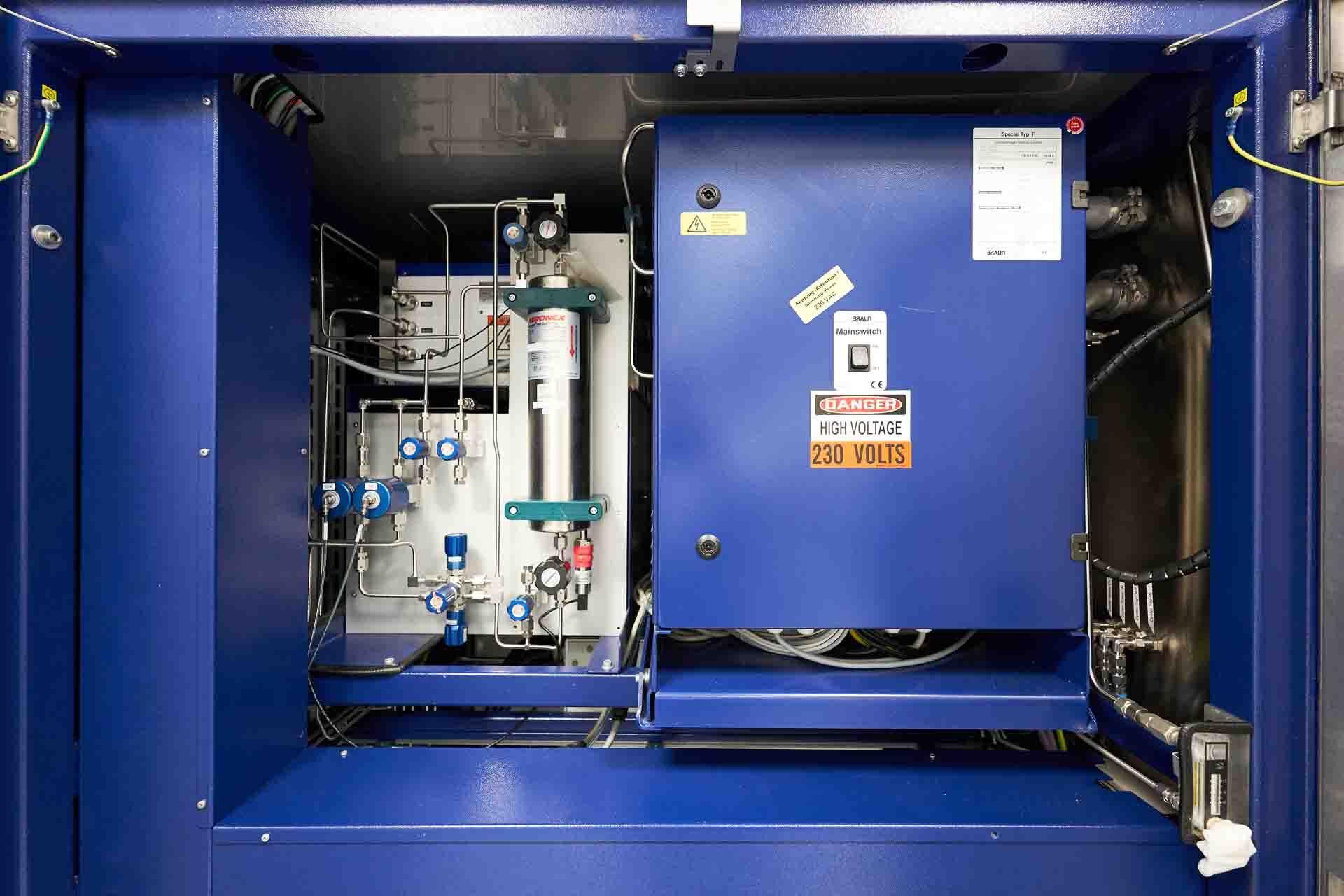 AIXTRON AIX 2600 G3 HT 익숙한 판매용 가격 #293596198, 2006 > 사다 from CAE