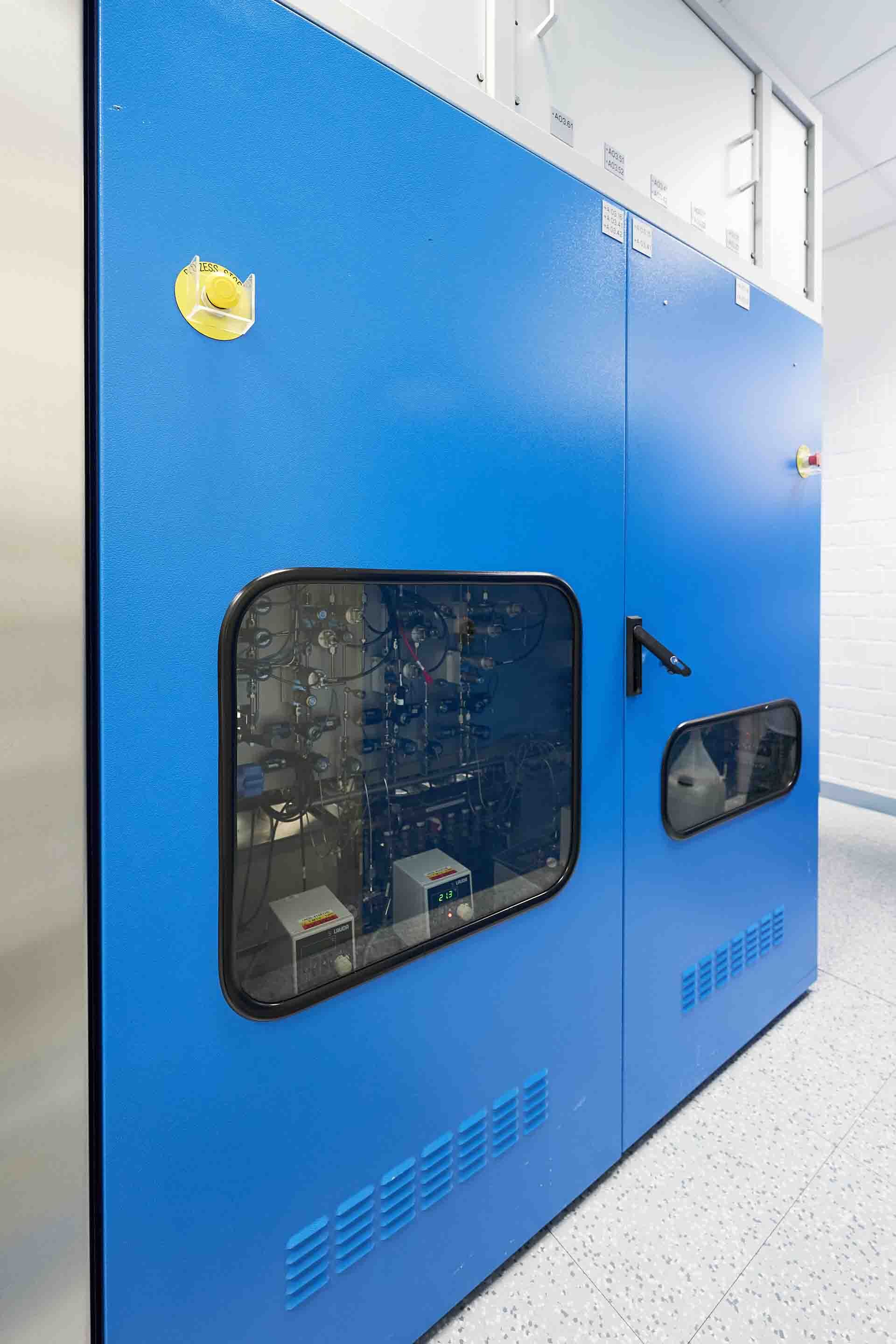 AIXTRON AIX 2600 G3 HT 익숙한 판매용 가격 #293596198, 2006 > 사다 from CAE