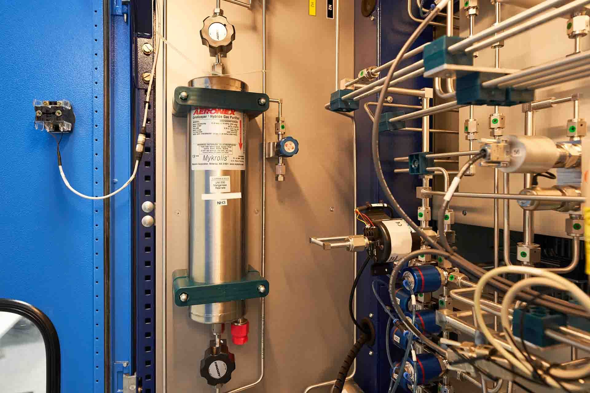 AIXTRON AIX 2600 G3 HT 익숙한 판매용 가격 #293596198, 2006 > 사다 from CAE