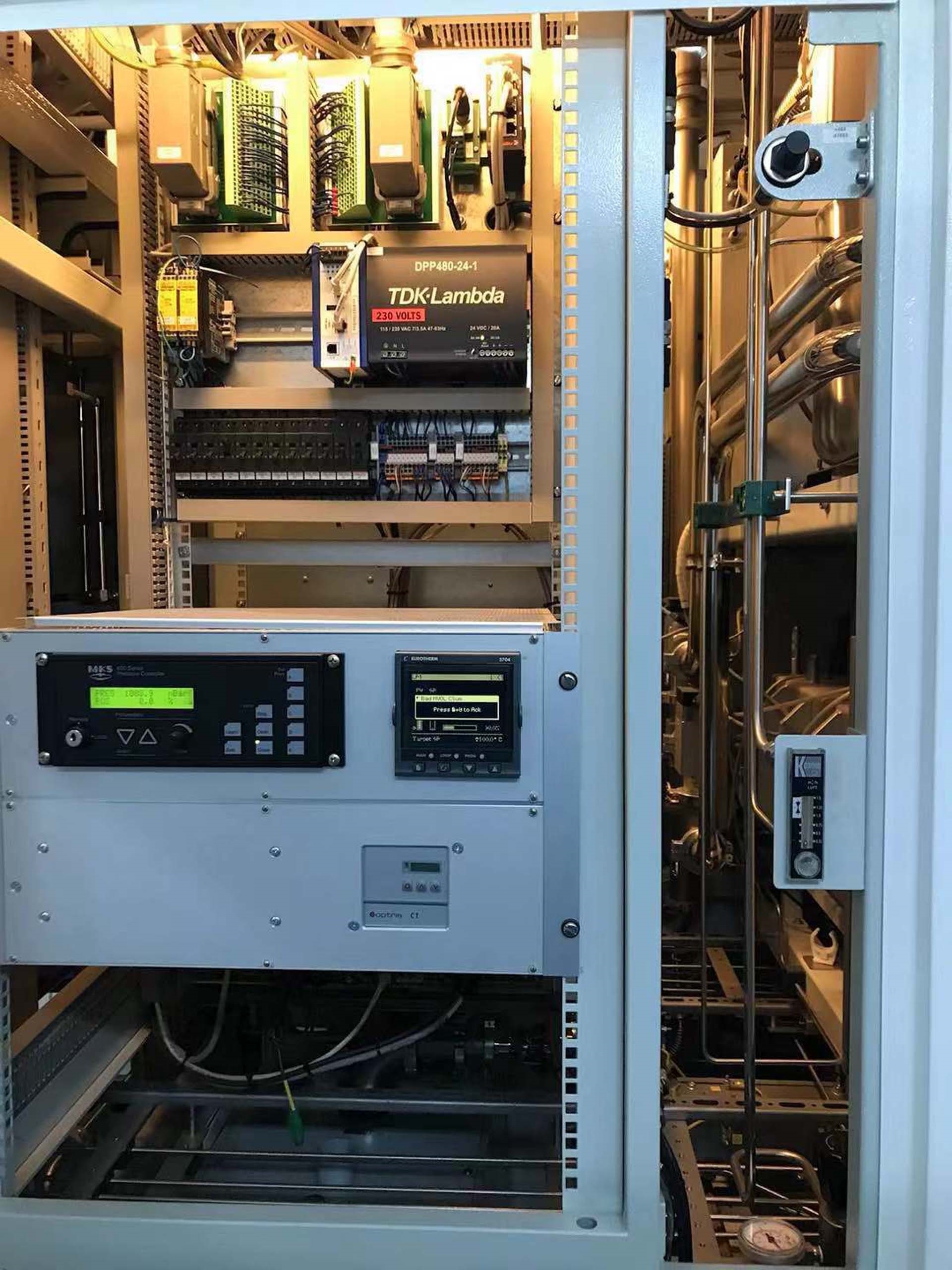 AIXTRON AIX 2800 G4 HT 用 待售的 價格 #9232215, 2010 > 購買 from CAE