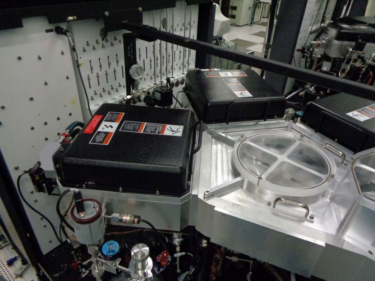 AMAT / APPLIED MATERIAL Precision 5000 Etcher / Asher used for sale ...