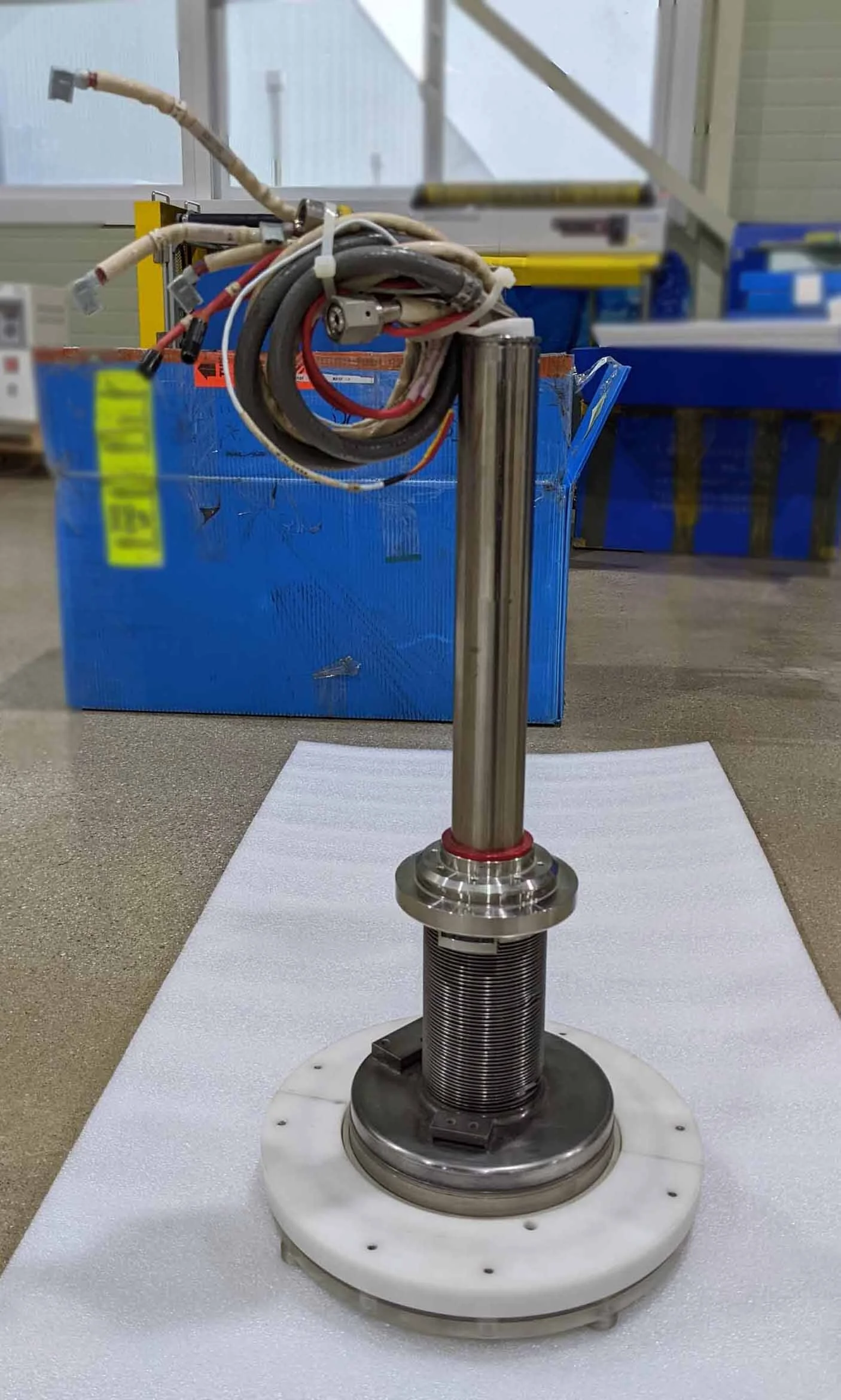 AMAT / APPLIED MATERIALS 0010-12516 원자로 판매 가격 #293640084, 2011에 사용됨 > CAE에서 구매