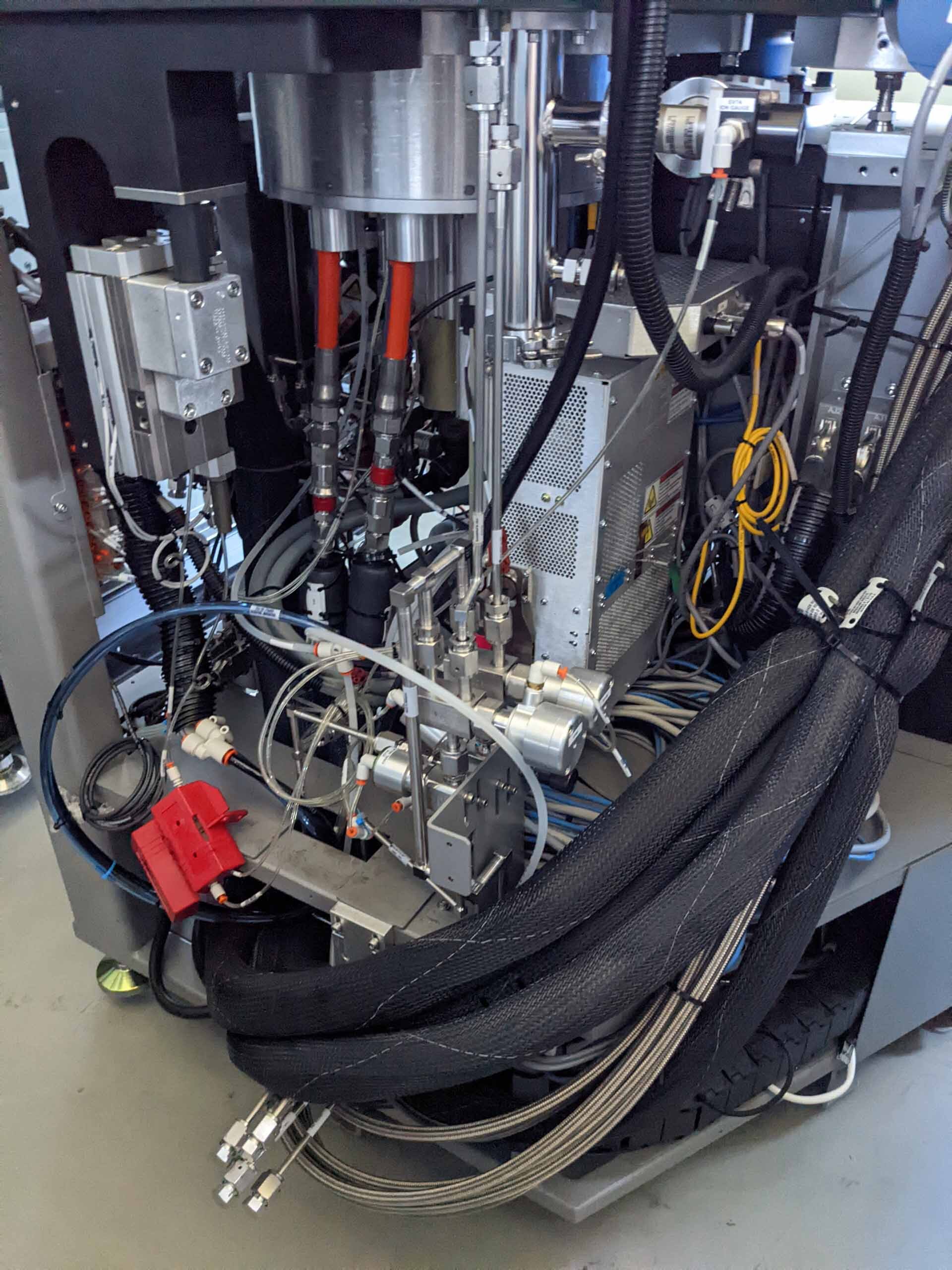 AMAT / APPLIED MATERIALS Centura AP 익숙한 판매용 가격 #293606078, 2006 > 사다 ...