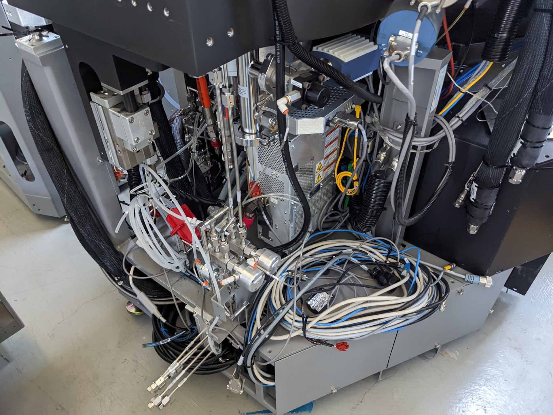 AMAT / APPLIED MATERIALS Centura AP 익숙한 판매용 가격 #293606078, 2006 > 사다 ...