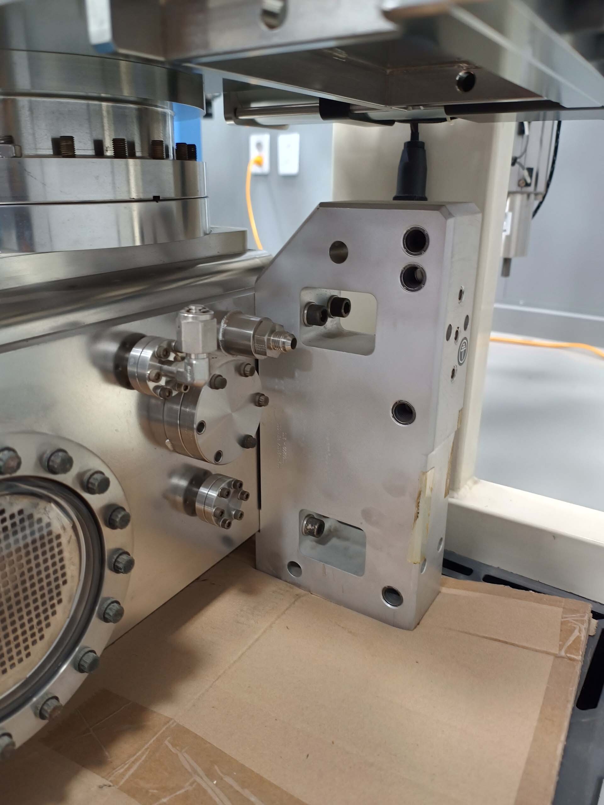 AMAT / APPLIED MATERIALS Chambers for Endura Reactor used for sale price #293761845 > buy from CAE