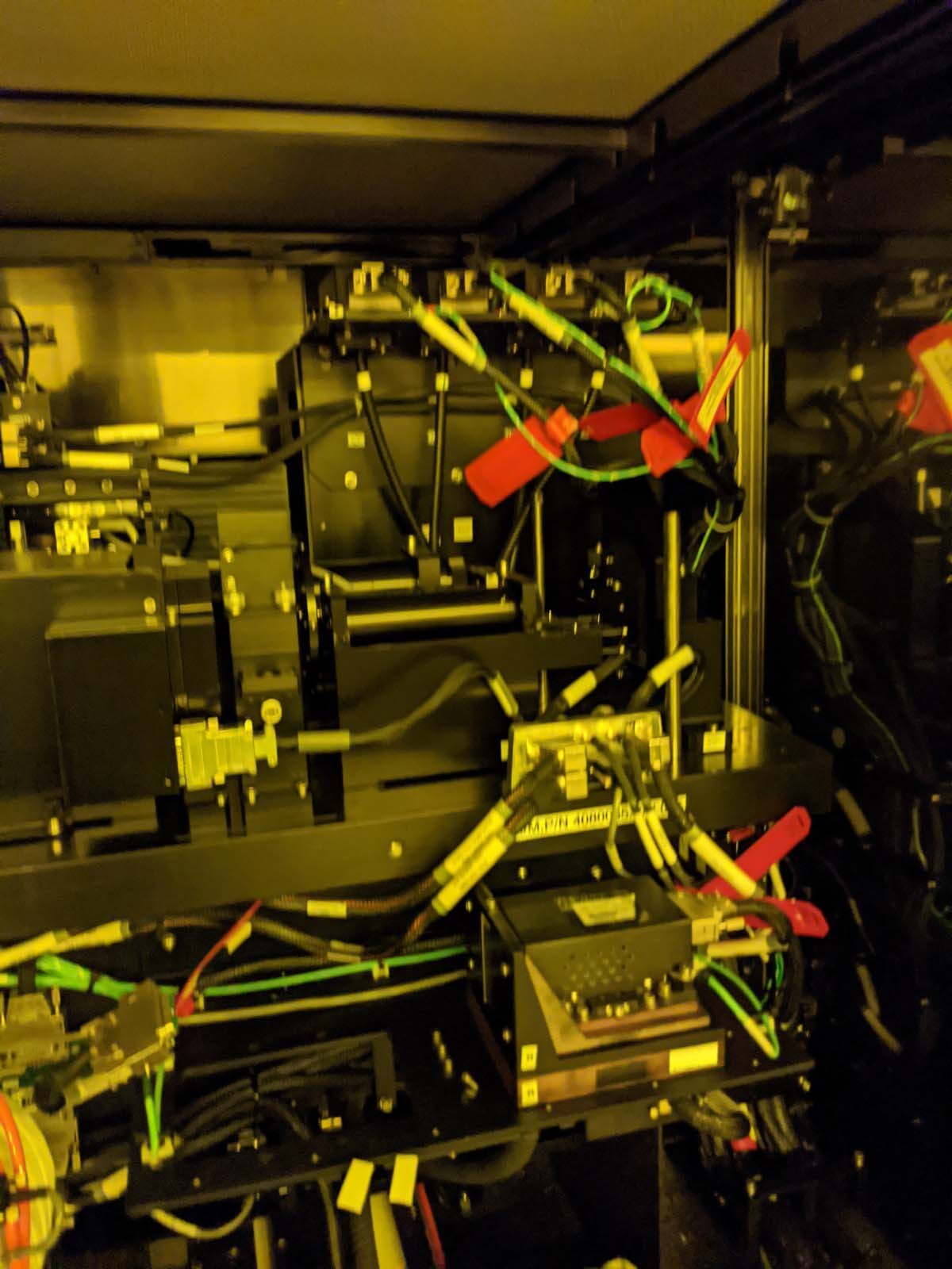 AMAT / APPLIED MATERIALS Complus 2 마스크 & 웨이퍼 검사기 판매 가격 #293704393, 2003에 사용됨 > CAE에서 구매