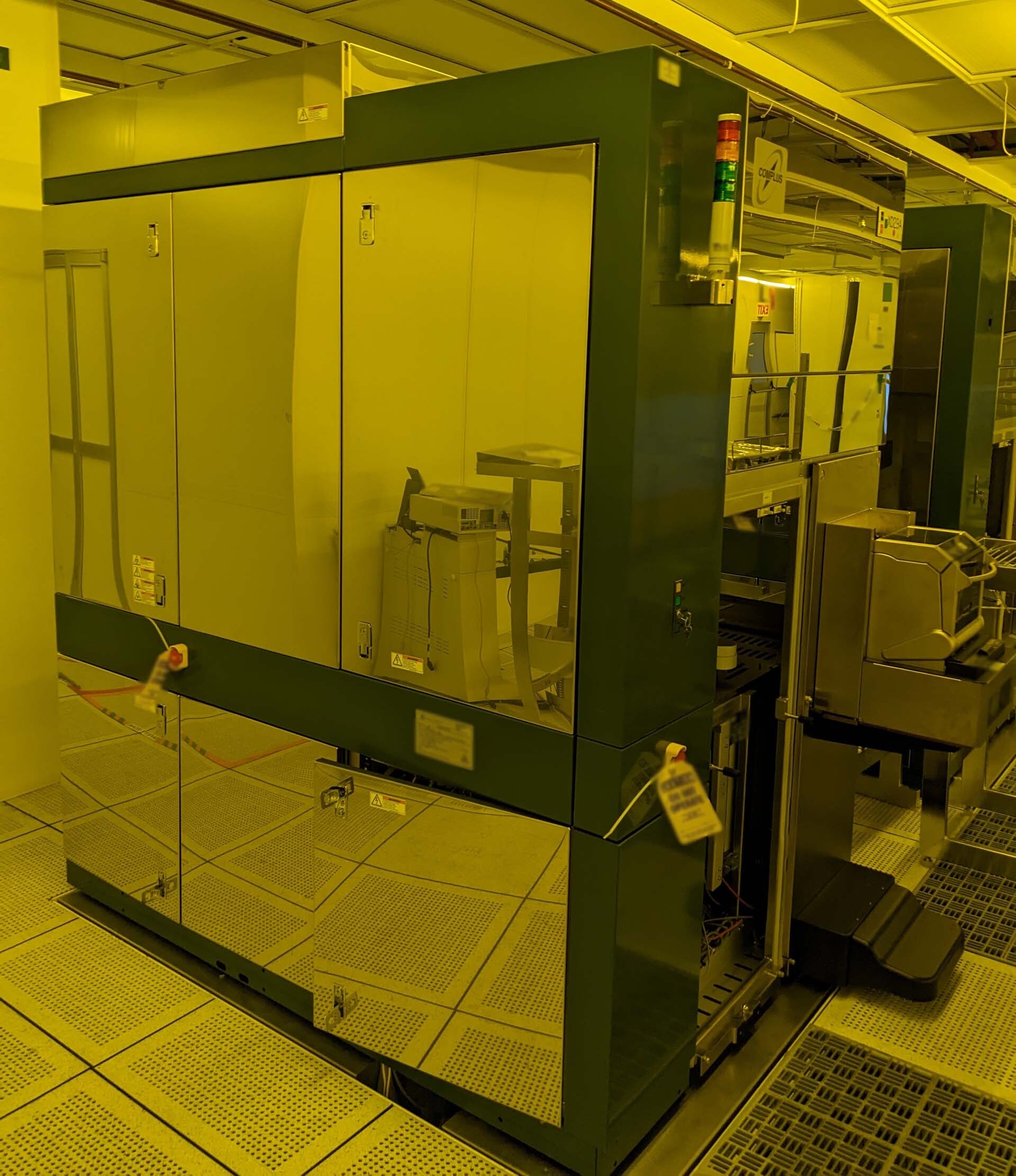 AMAT / APPLIED MATERIALS Complus Mask & Wafer Inspector used for sale price #293704394 > buy ...