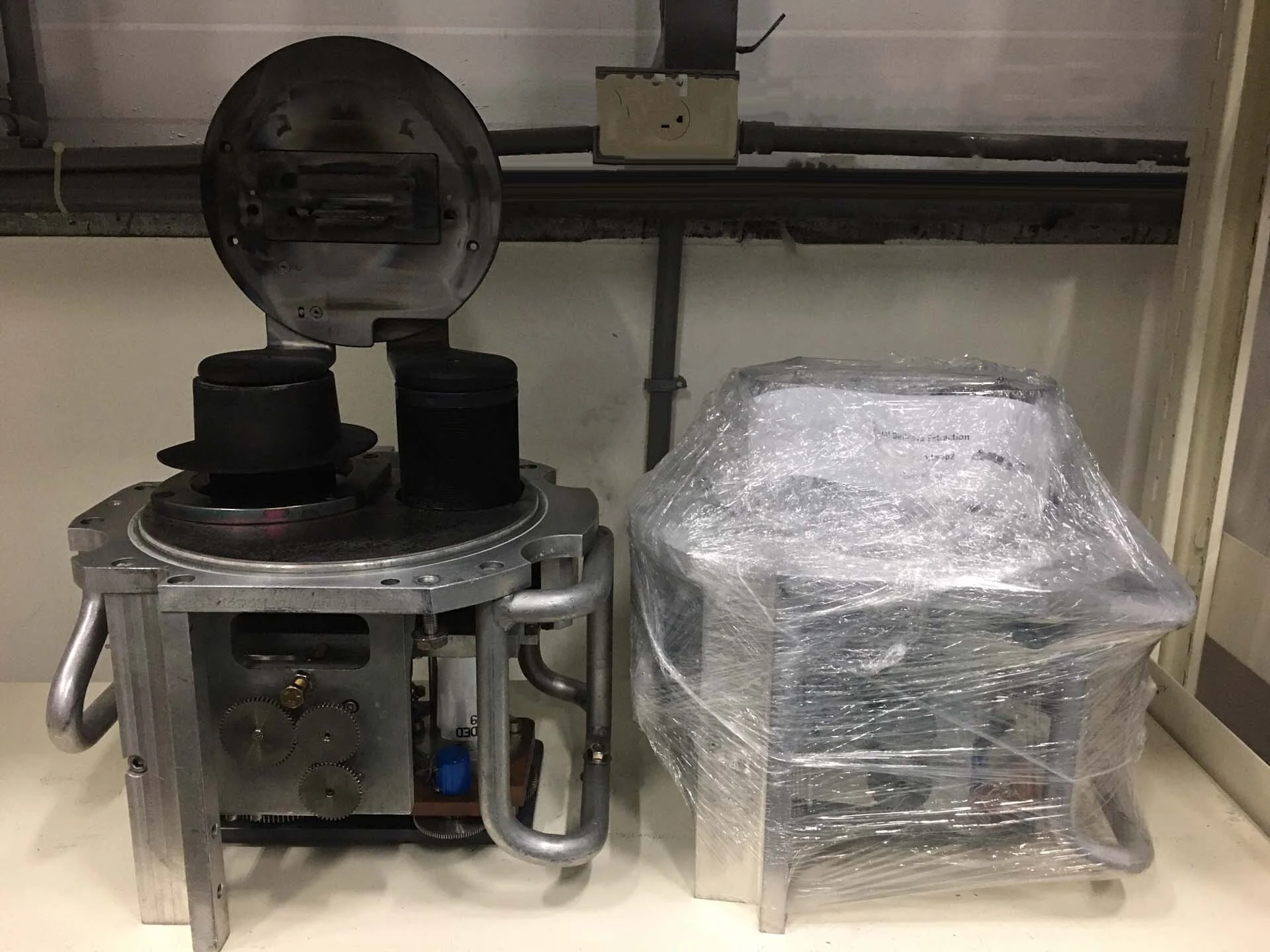 AMAT / APPLIED MATERIALS Lot of implanter spare parts 部分 用於銷售價格 ...