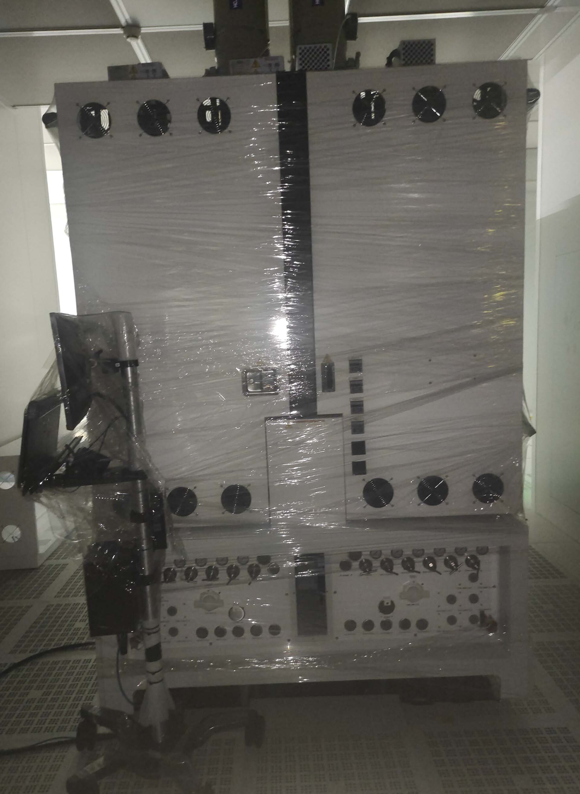 AMAT / APPLIED MATERIALS Raider Edge 포토레지스트 판매 가격 #293800441에 사용됨 > CAE ...