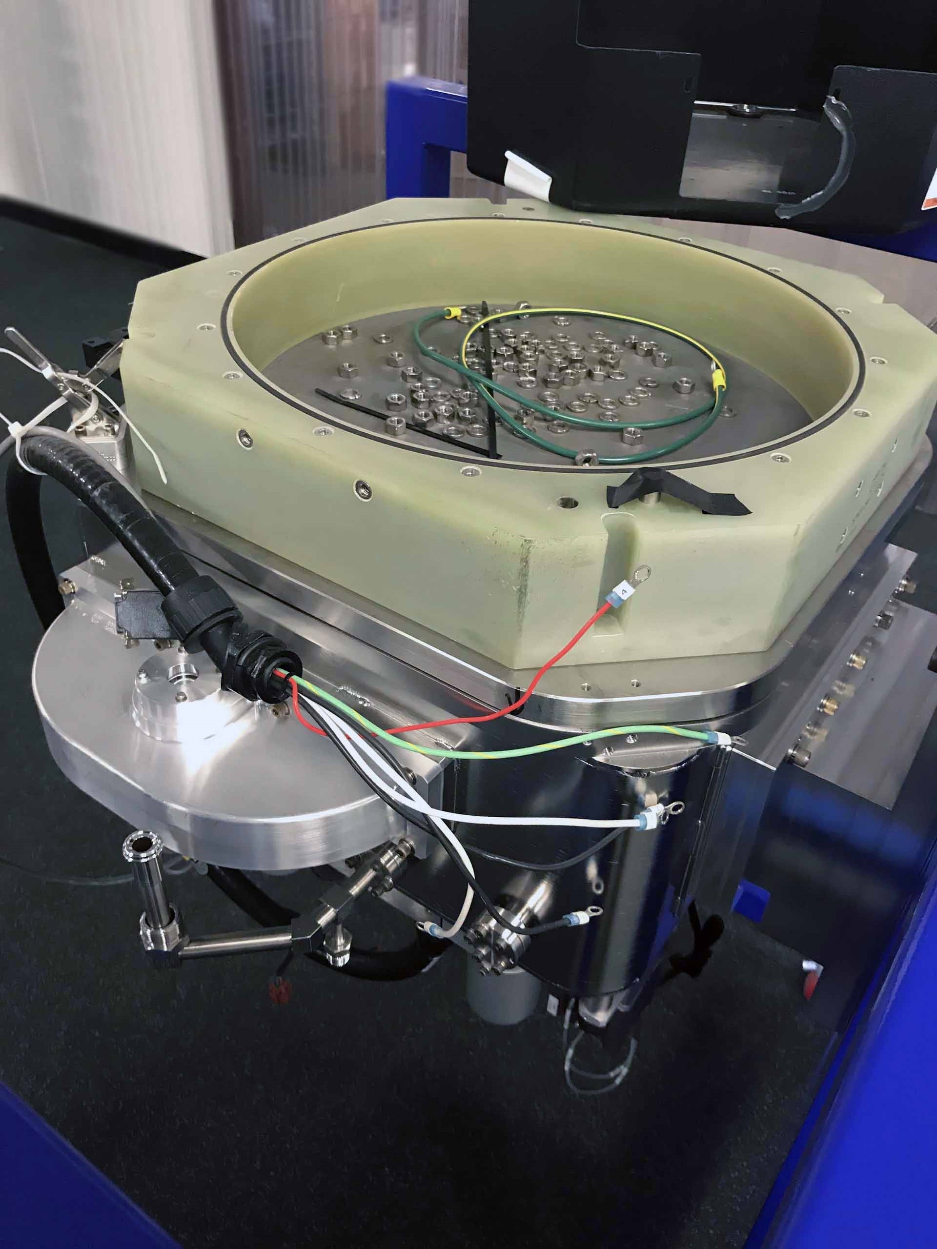 AMAT / APPLIED MATERIALS Wide body PVD chamber for Endura Parts 익숙한 판매용 ...