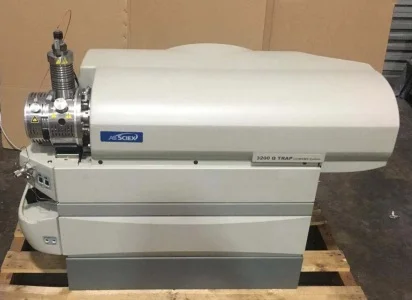 APPLIED BIOSYSTEMS / ABI / MDS SCIEX Qtrap 3200 Lab Equipment used for ...