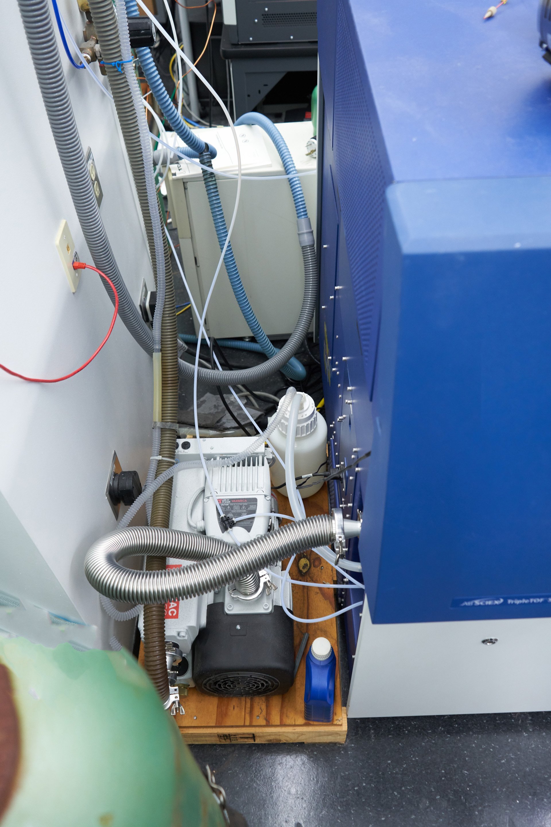 APPLIED BIOSYSTEMS / ABI / MDS SCIEX 5600+ Spectrometer 사용됨 판매용 가격 ...
