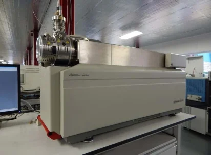 APPLIED BIOSYSTEMS / ABI / MDS SCIEX API 4000 Spectrometer used for ...