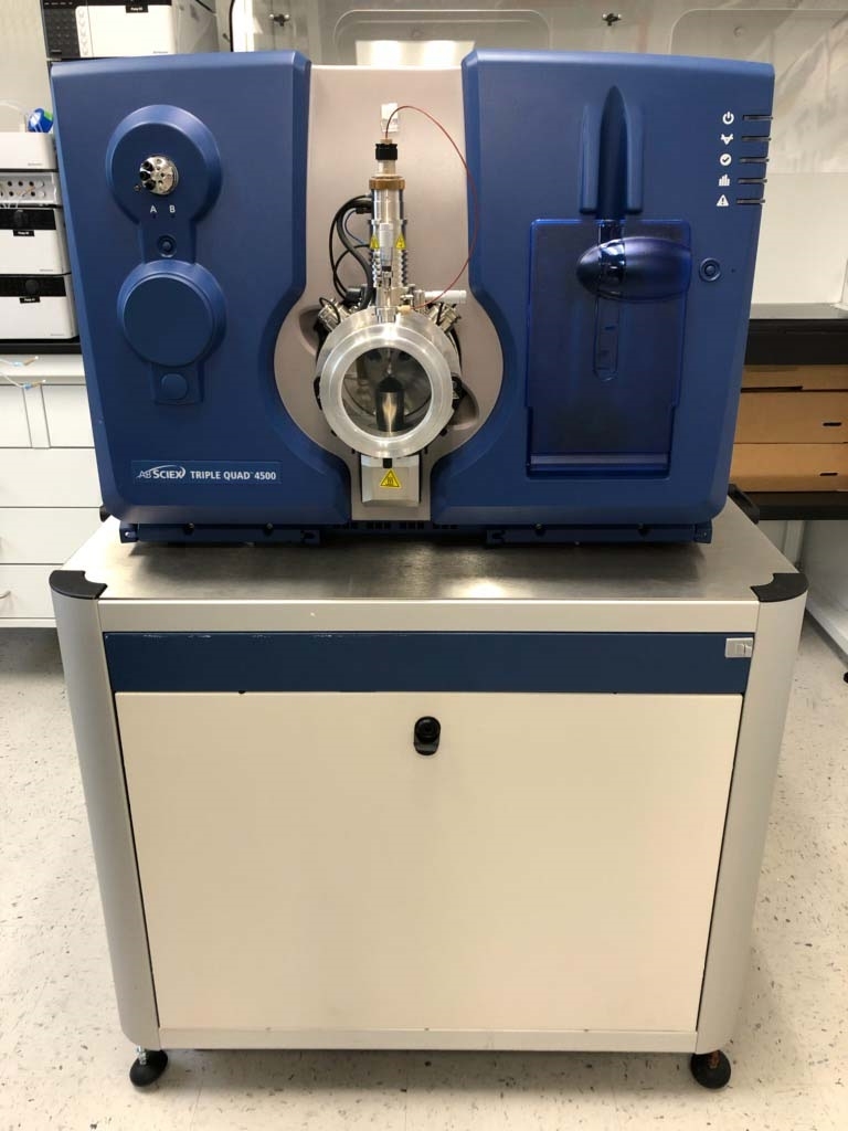 APPLIED BIOSYSTEMS / ABI / MDS SCIEX API 4500 Spectrometer used for ...