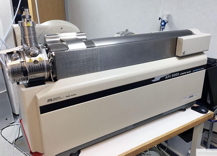 APPLIED BIOSYSTEMS / ABI / MDS SCIEX API 5000 Spectrometer used for ...