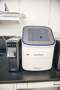 APPLIED BIOSYSTEMS / THERMO FISHER SCIENTIFIC QuantStudio 3 실험실 장비 ...
