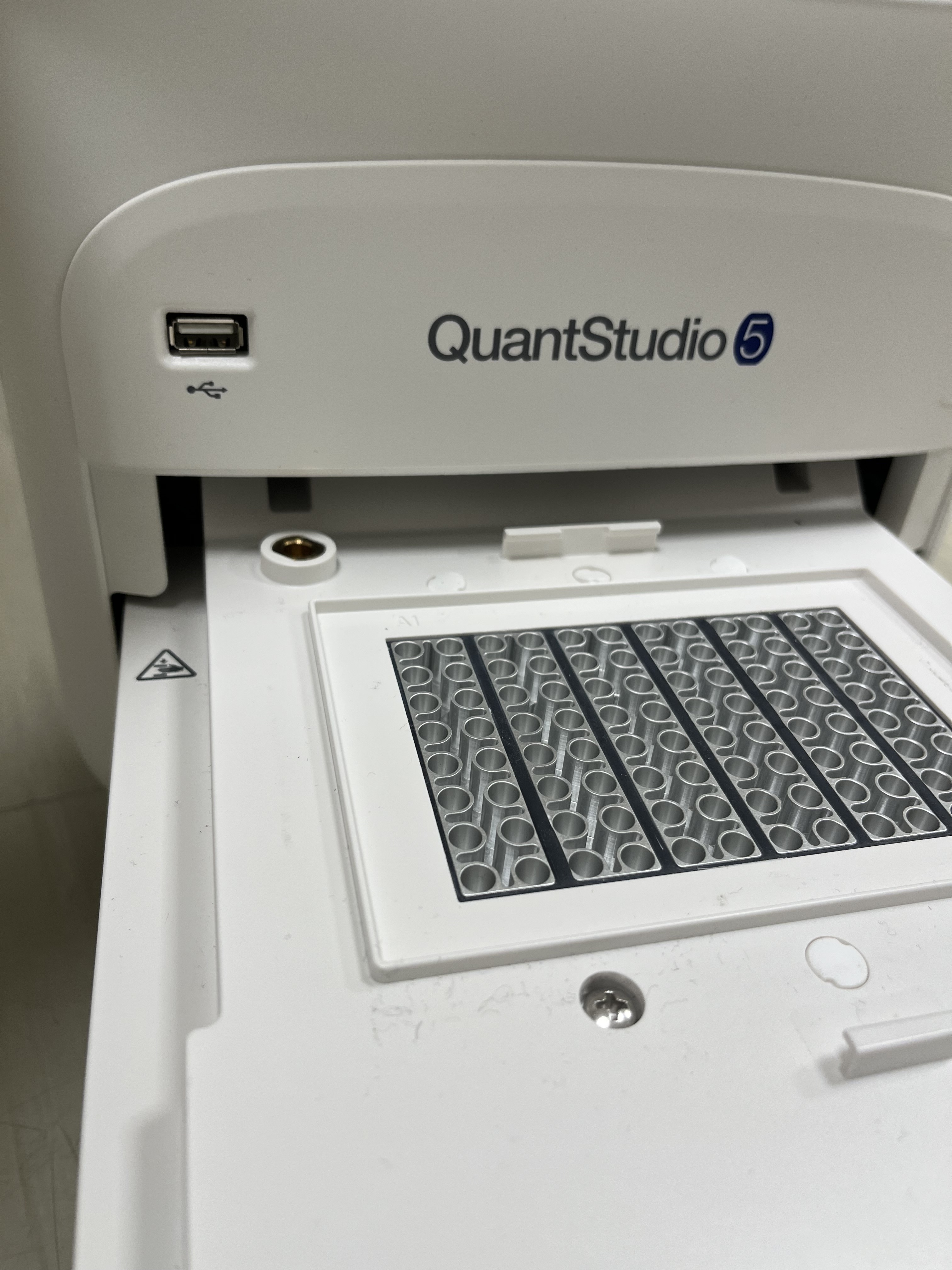 APPLIED BIOSYSTEMS / THERMO FISHER SCIENTIFIC Quantstudio 5 实验室设备 用于销售 ...