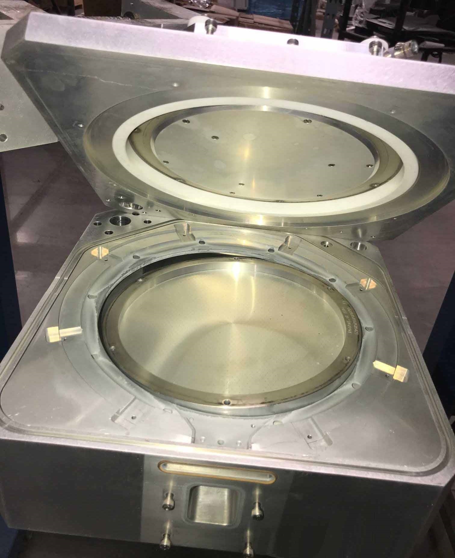 APPLIED MATERIALS CVD Chamber for P5000 부속 판매 가격 #9213863에 사용됨 > CAE에서 구매