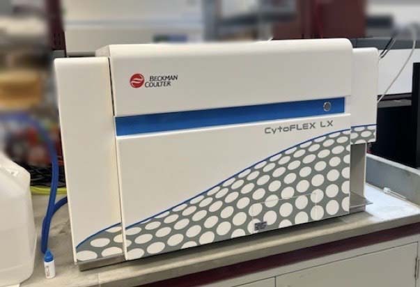 BECKMAN COULTER CytoFLEX Lab Equipment used for sale price #293801477 ...