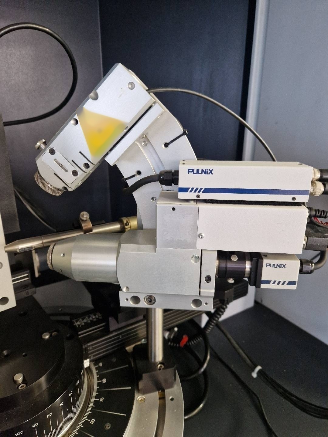 BRUKER-AXS AXS D8 Discover X-ray Equipment used for sale price ...
