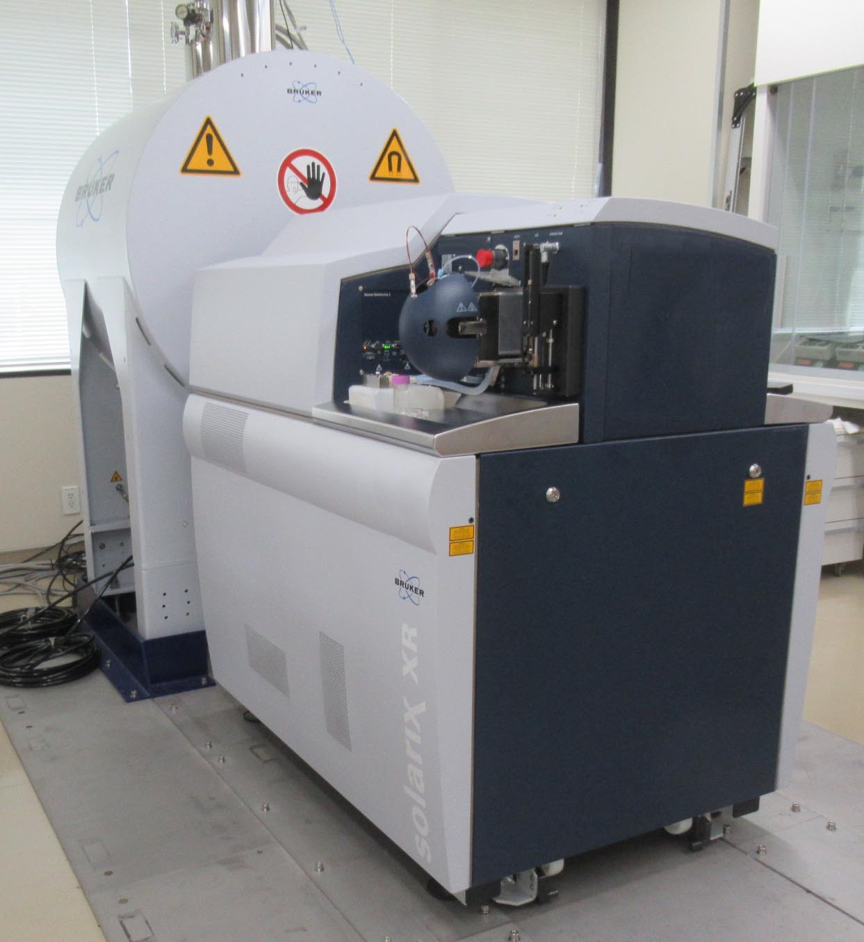 BRUKER Solarix XR Spectrometer used for sale price #9377654 > buy from CAE