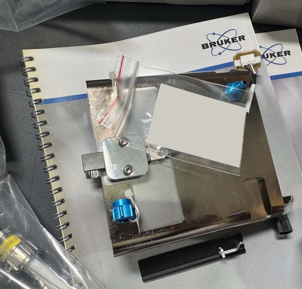 BRUKER UltrafleXtreme Spectrometer used for sale price #293809754, 2014 ...