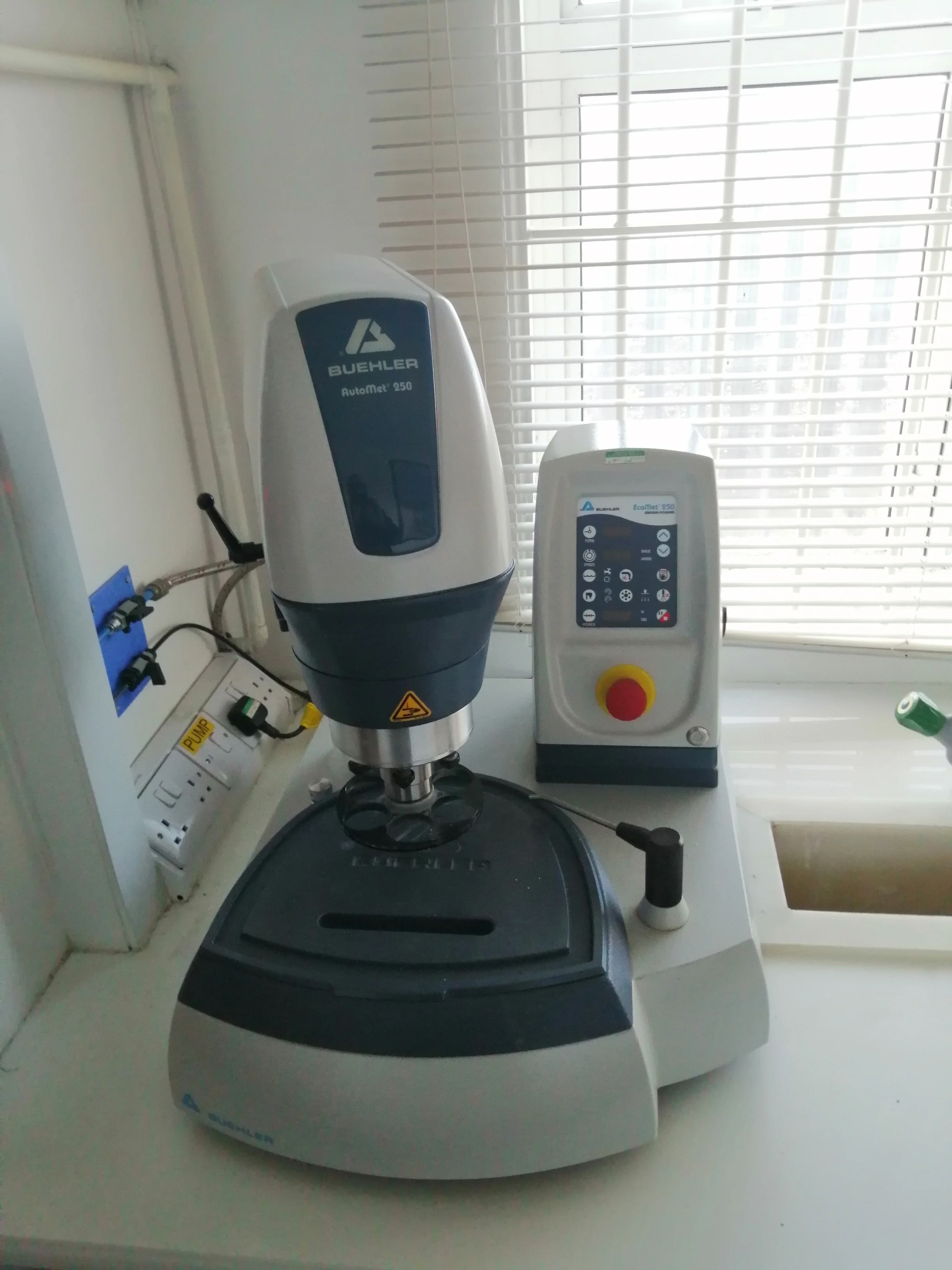 BUEHLER Automet 250 Wafer Grinder, Lapper & Polisher used for sale ...