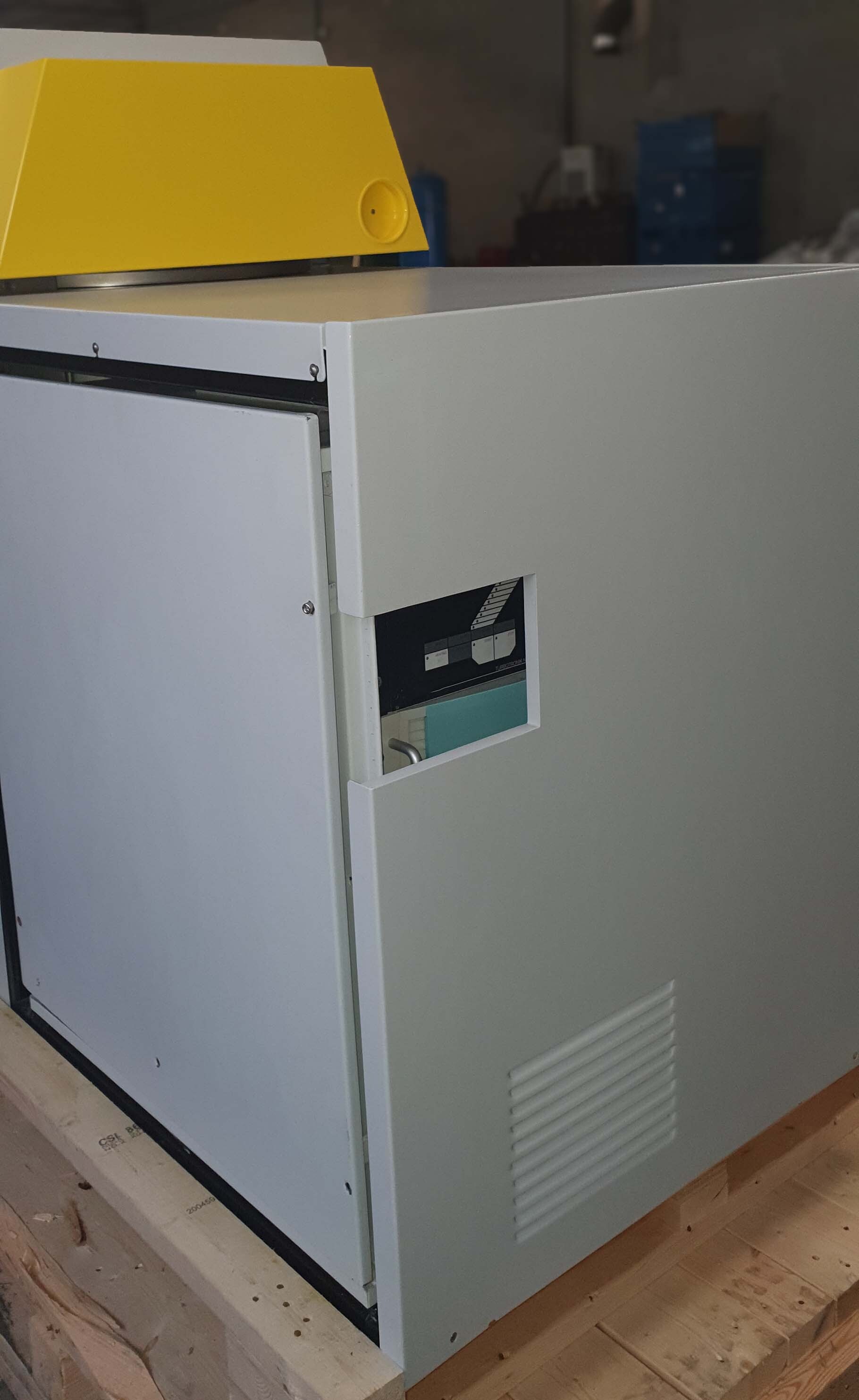 BUHLER / LEYBOLD OPTICS CCS 250 used for sale price #9361810, 2001 ...