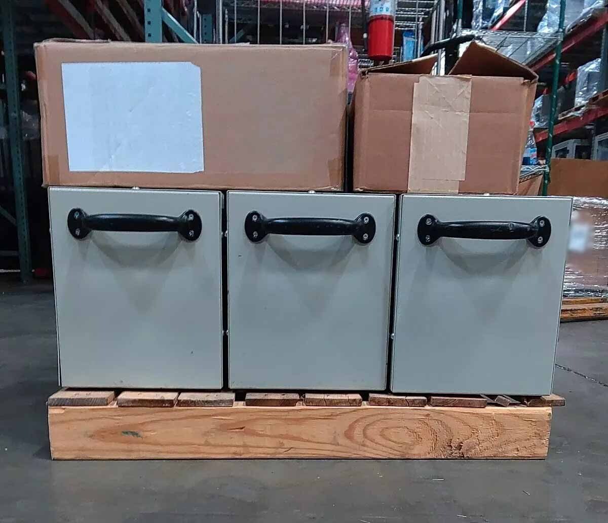 BUHLER / LEYBOLD OPTICS Syrus 1350 LC III Photoresist used for sale ...