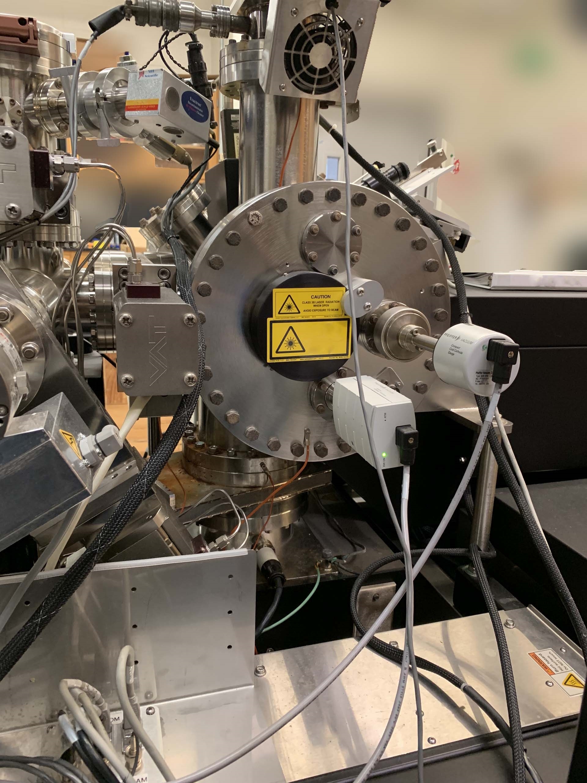 CAMECA LEAP 3000X Si Microscope used for sale price #9240926, 2006 ...