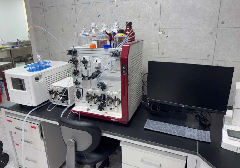 CYTIVA GE AKTA Pure 실험실 장비 & 액세서리 판매 가격 #293769783, 2022에 사용됨 > CAE에서 구매