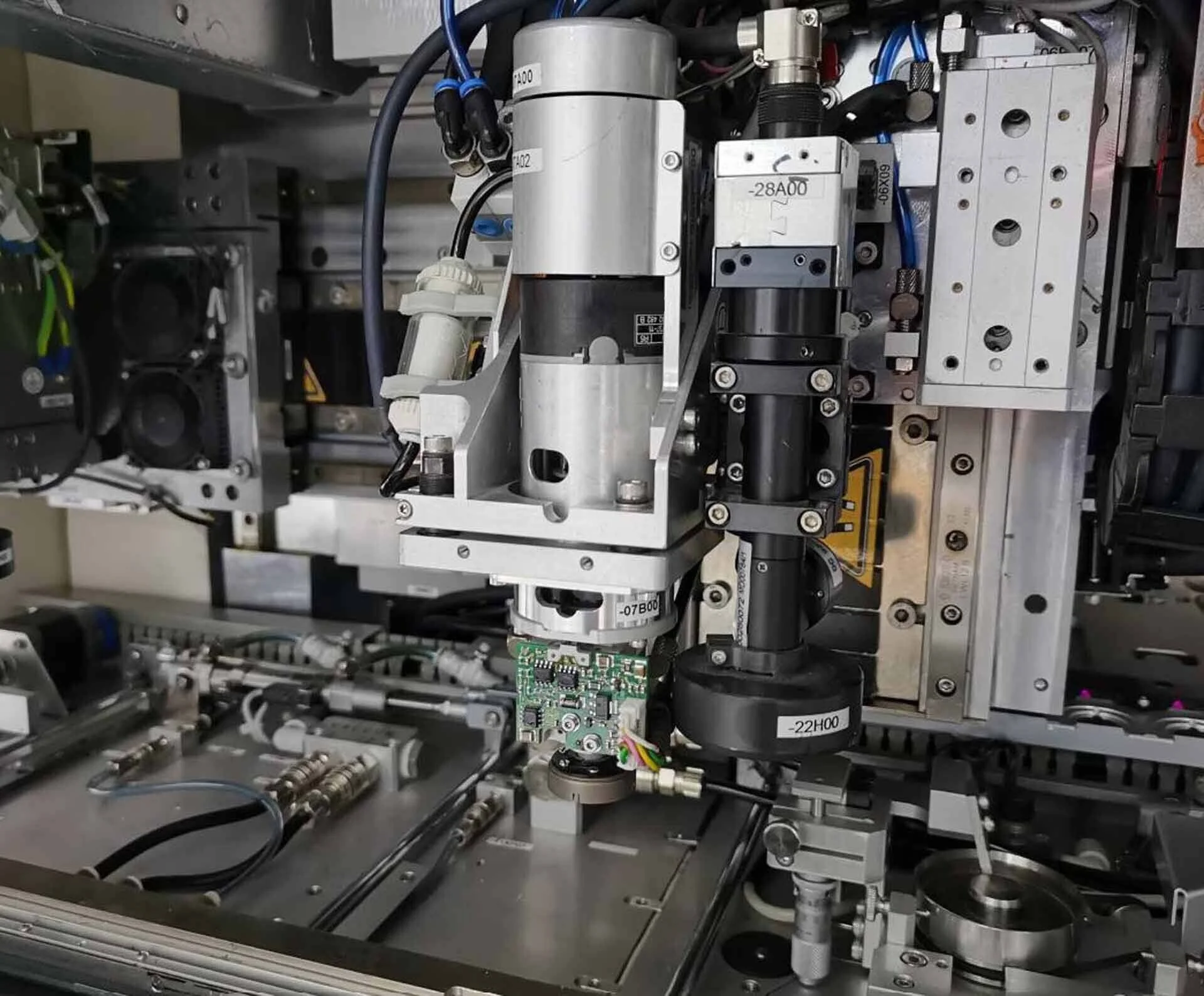 DATACON / BESI 2200 Evo Die Attacher used for sale price #9316015 > buy ...