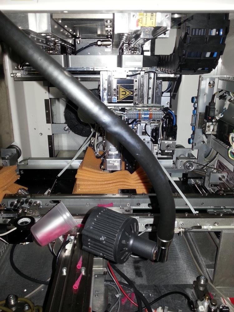 DATACON / BESI 2200 APM Die Attacher used for sale price #9056855, 2003 ...