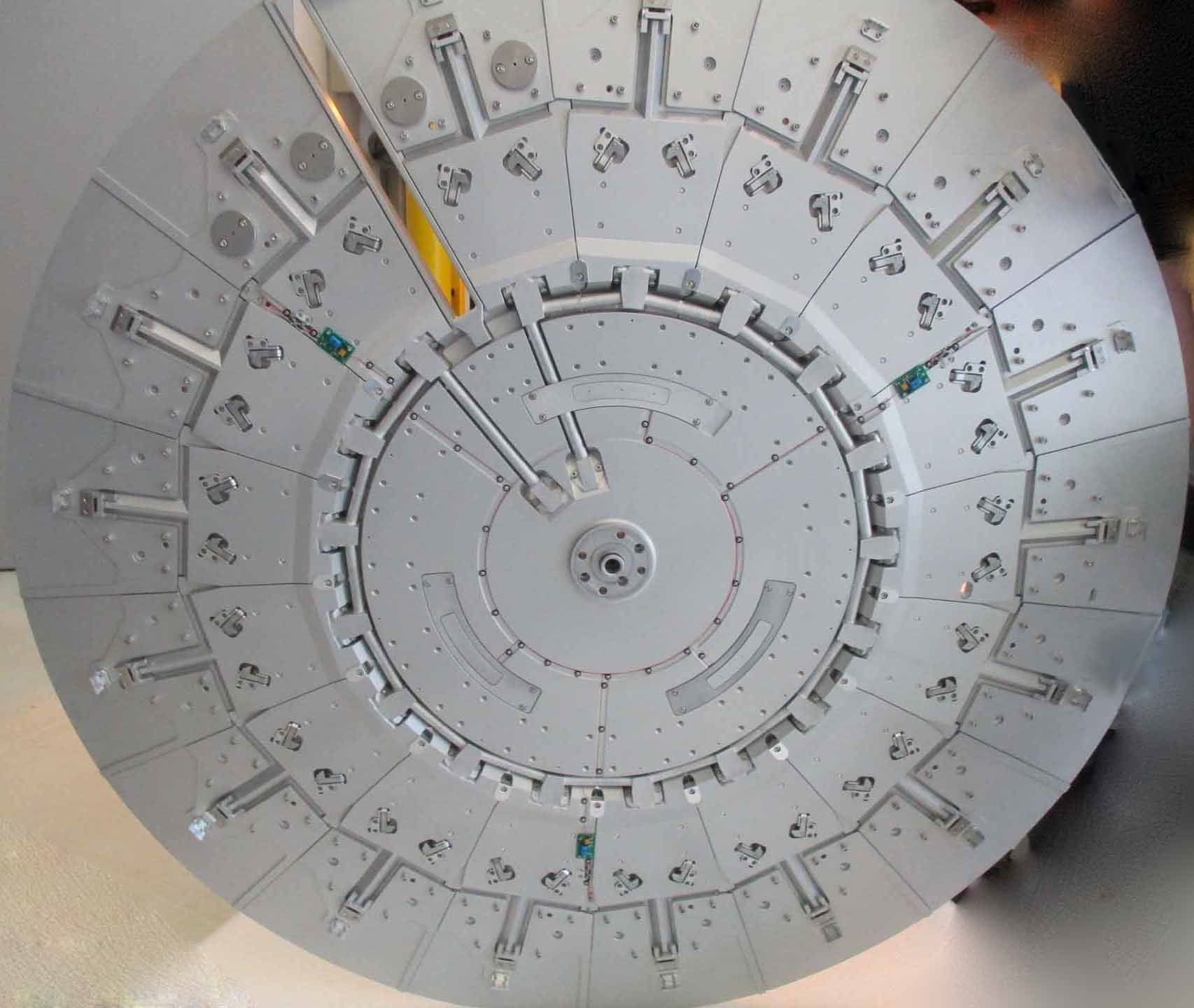 EATON NOVA / AXCELIS GSD-HE UHD 2D Ion Implanter & Monitor used for ...