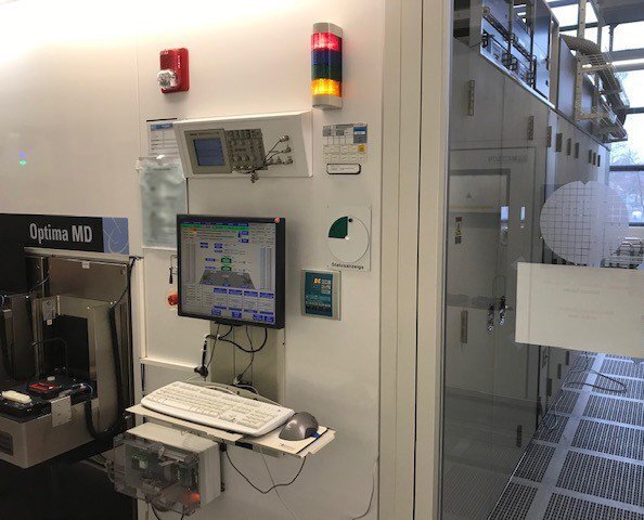 EATON NOVA / AXCELIS Optima MD 離子植入機及螢幕 用於銷售價格 #9314961, 2008 > 從 CAE 購買