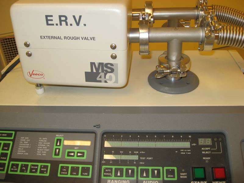 EDWARDS Spectron 600D 누출 감지기 판매 가격 #176035에 사용됨 > CAE에서 구매