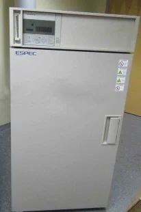 ESPEC PV-221 チャンバー はセール価格 #9192064, 2001 で使用されています > CAE から購入